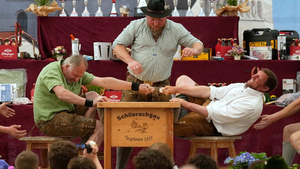 Fingerhakeln thrills at 64th German championship | thv11.com