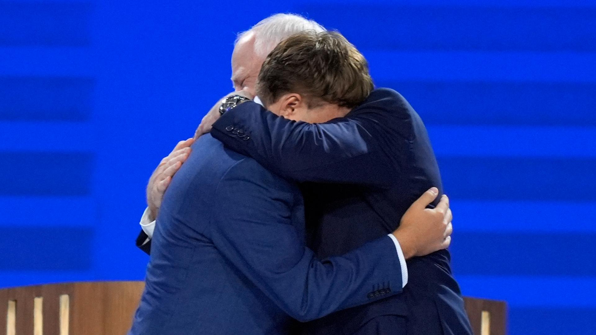 Gus Walz bares emotions during dad's DNC speech | thv11.com