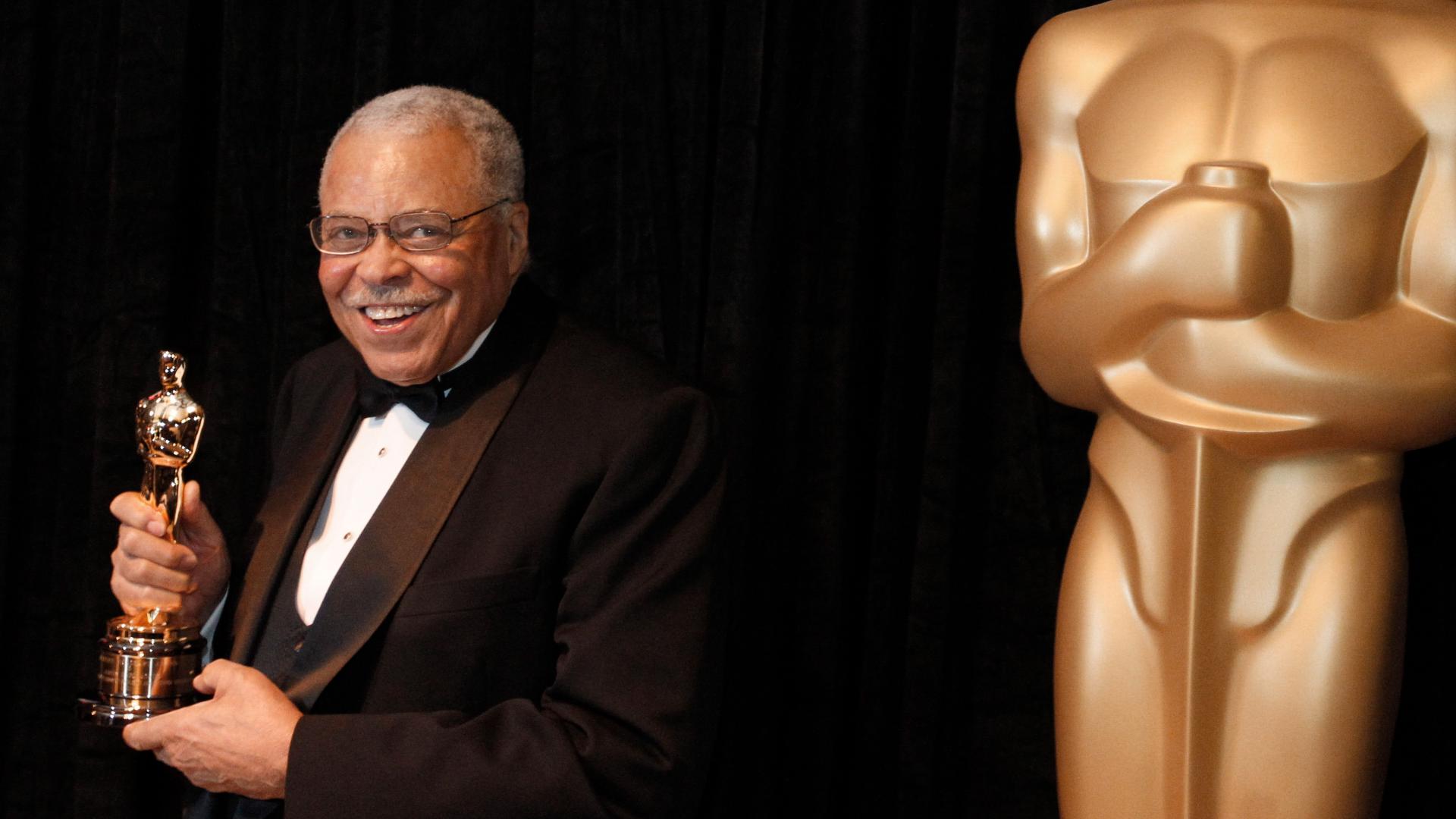 James Earl Jones dead: Award-winning actor was 93 | thv11.com