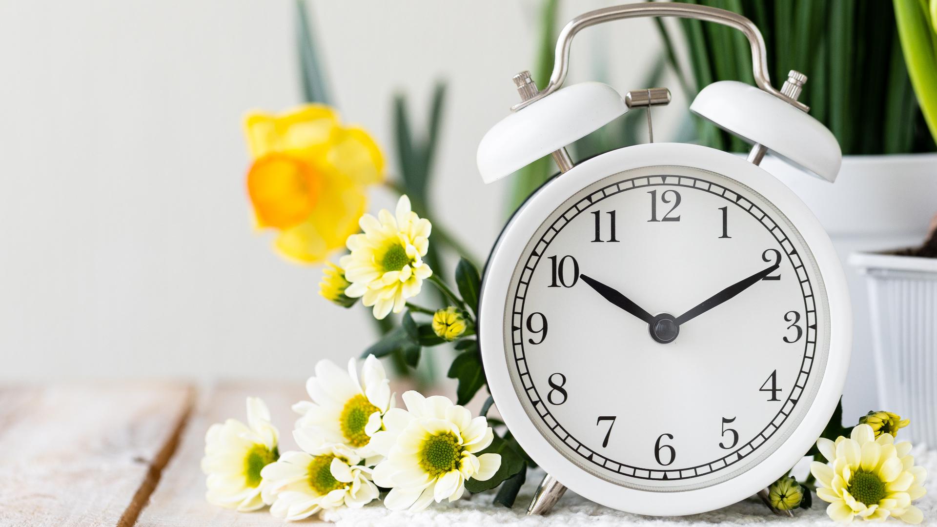 Daylight saving time: When do clocks change in 2025? | thv11.com