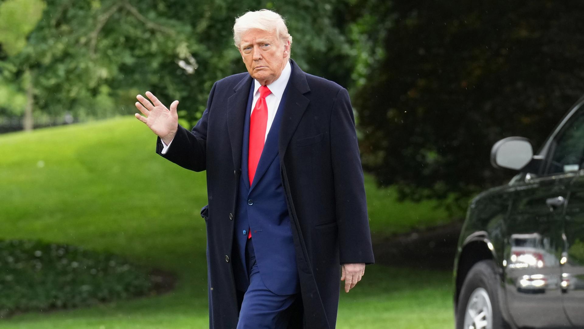 Trump hosts top $TRUMP investors at luxury dinner | thv11.com