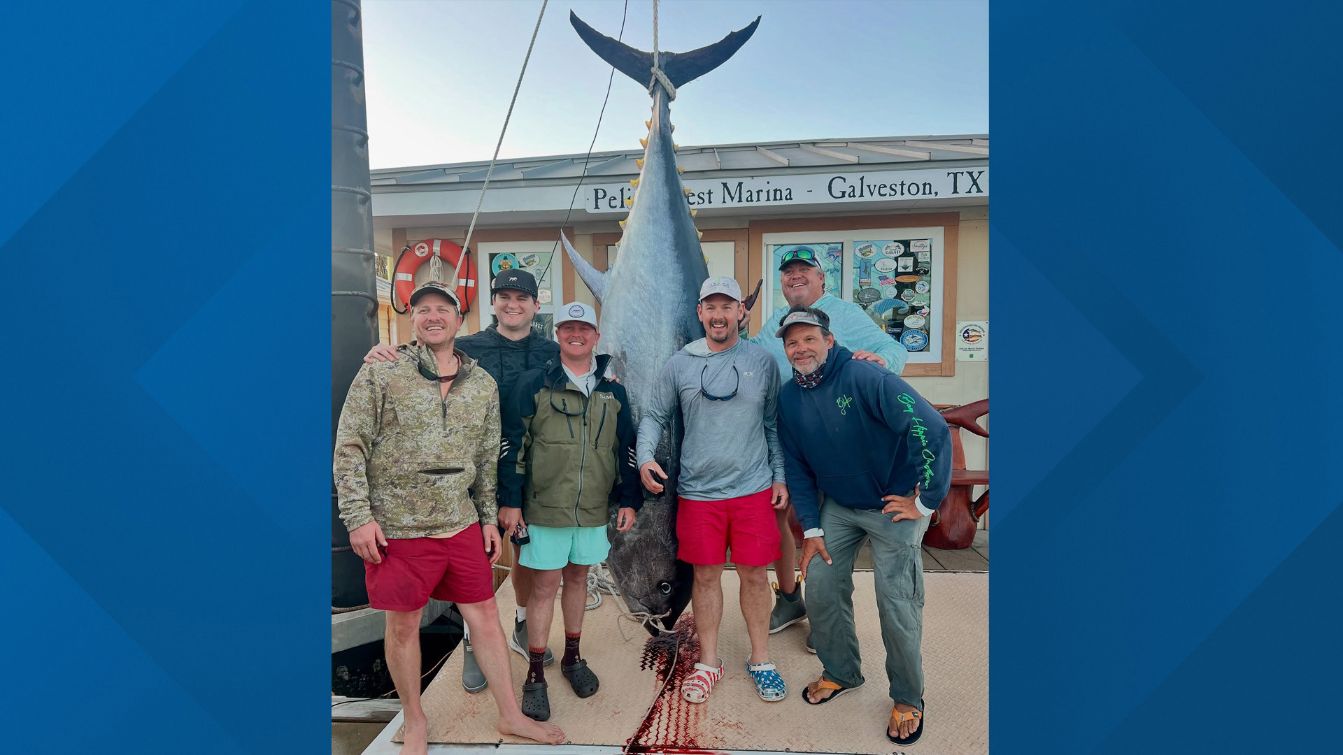 Man hauls in record breaking 884 pound Bluefin Tuna | thv11.com