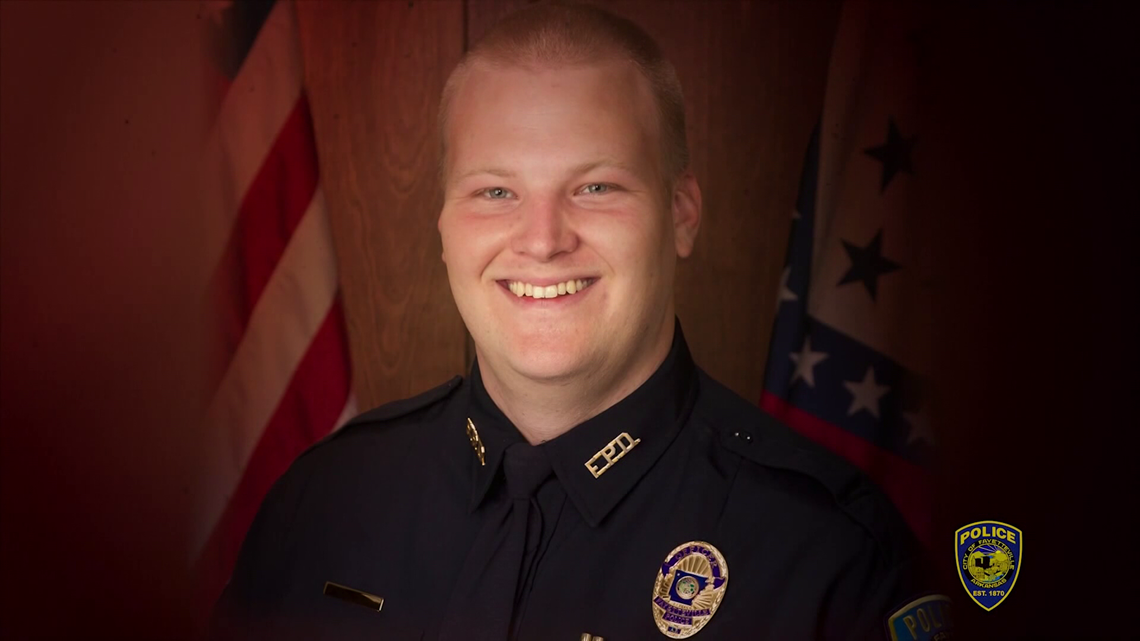 Blood drive being held in Fayetteville in honor of Officer Carr | thv11.com