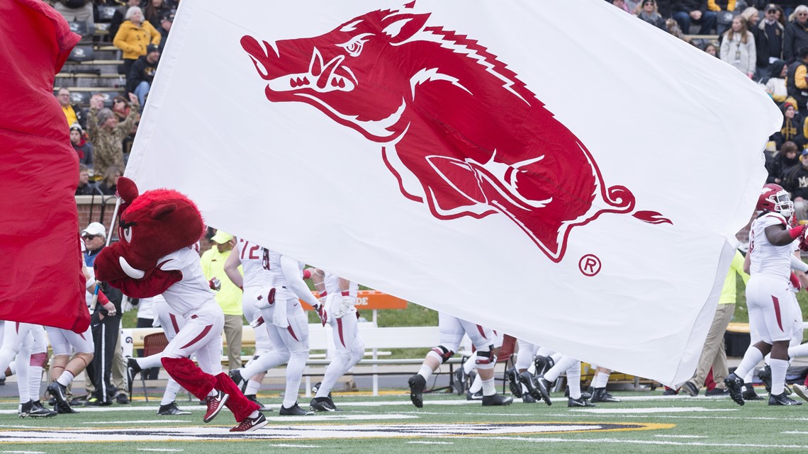 United Airlines adds nonstop flights for select Razorback games | thv11.com