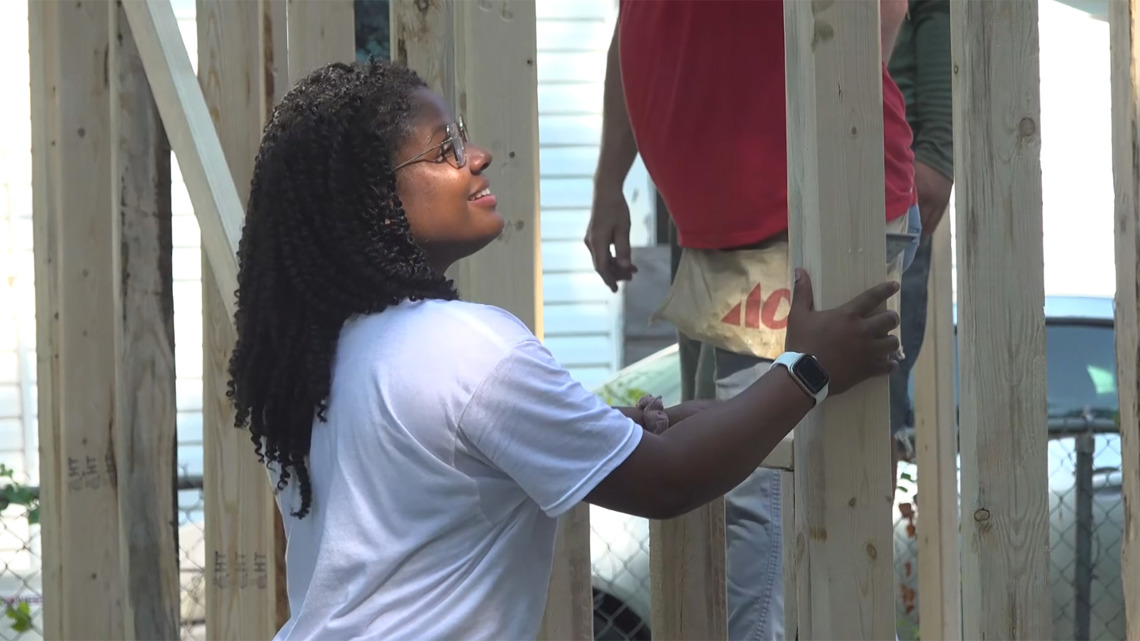 Habitat for Humanity begins building home for single mother of 4 ...