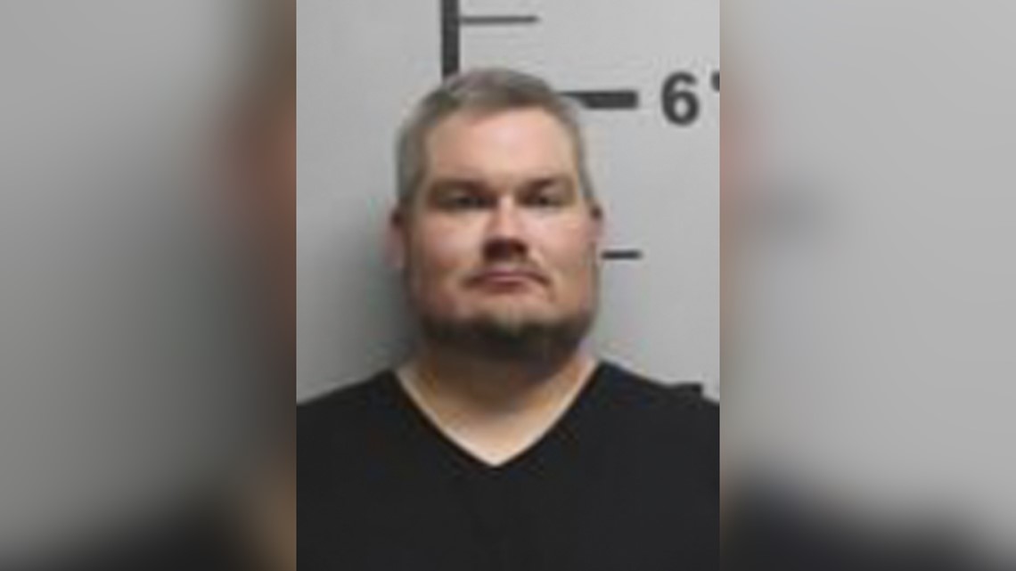 Benton County jailer arrested for DWI in county-issued vehicle | thv11.com