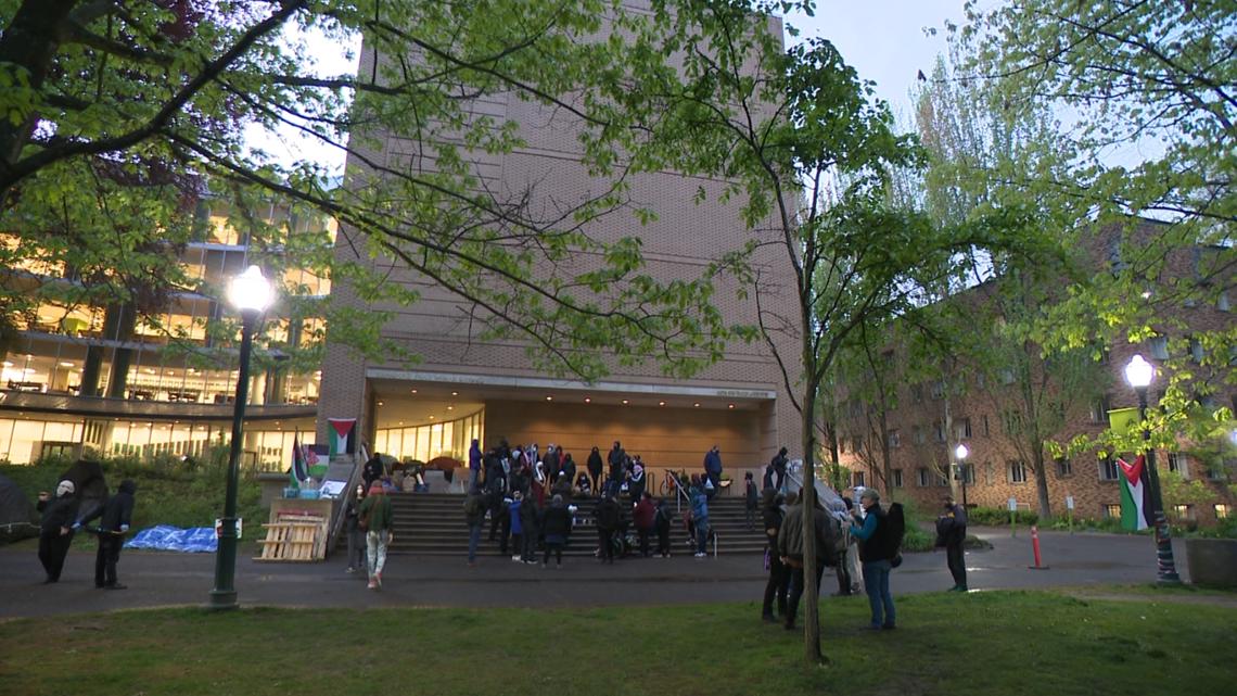 PSU puts ties with Boeing on hold in response to demands | thv11.com