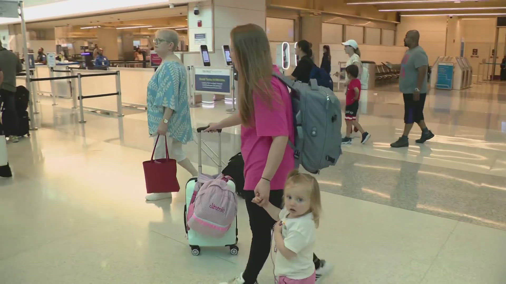 TSA launches special airport security lanes for families and military members | thv11.com
