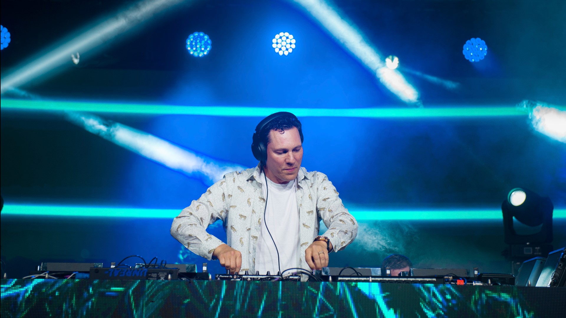 DJ Tiësto se presentará en el Super Bowl LVIII en Las Vegas | thv11.com