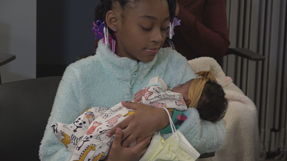 Young girl delivers mom's baby with help of dispatcher | thv11.com