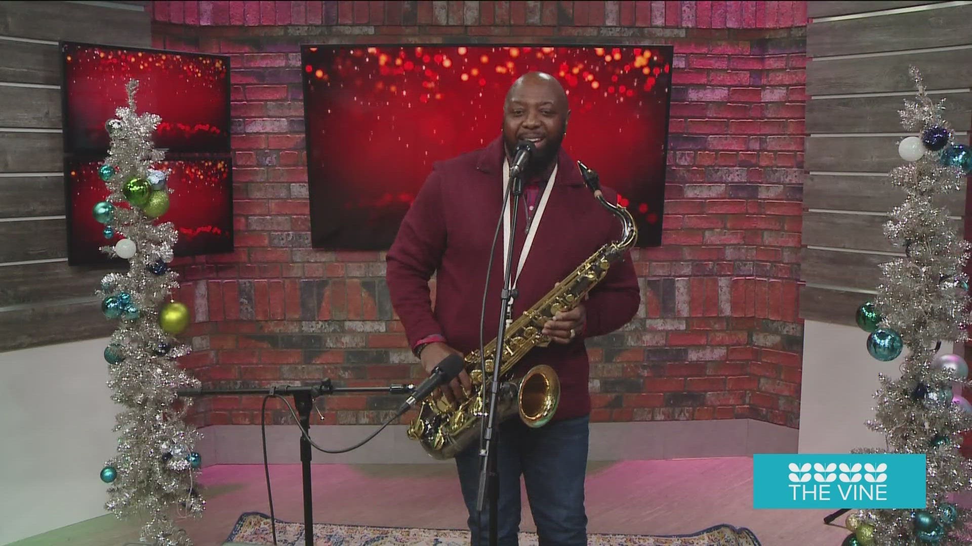 Michael Eubanks performs "I'll be Home For Christmas" | thv11.com