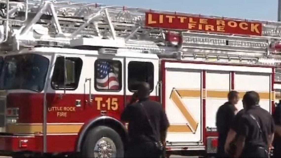 Little Rock Fire Dept. working apartment fire at Shadow Lake Apartments ...