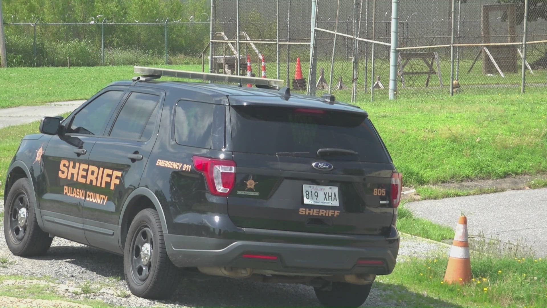 Pine Bluff police search for suspect wanted in connection to deadly ...