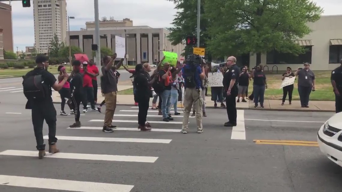 Group protesting officer involved shooting in downtown Little Rock ...
