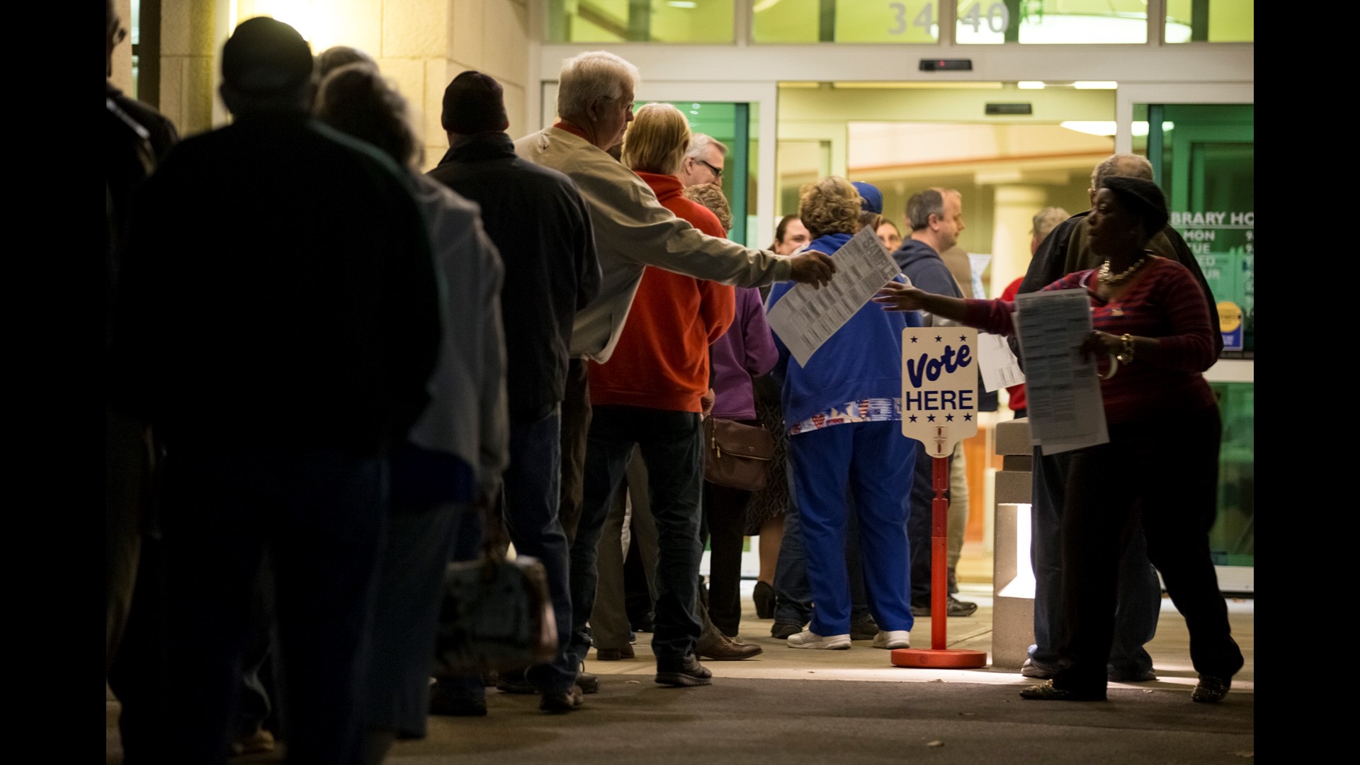 PHOTOS: Long lines at polls on Election Day in America | thv11.com