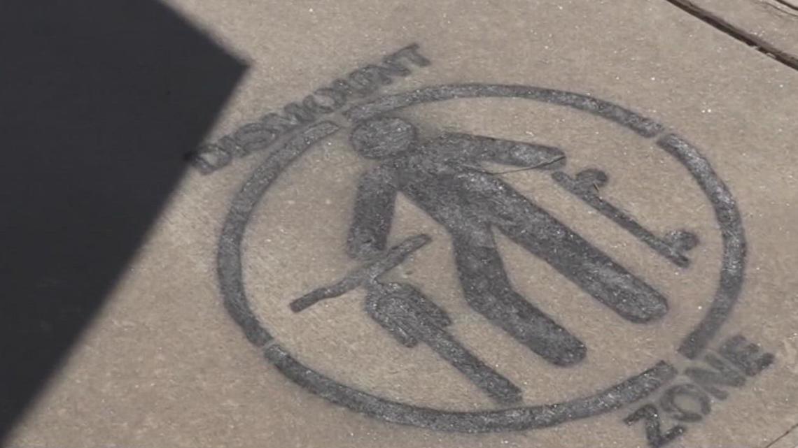 Benton implements bike dismount zones for safety | thv11.com