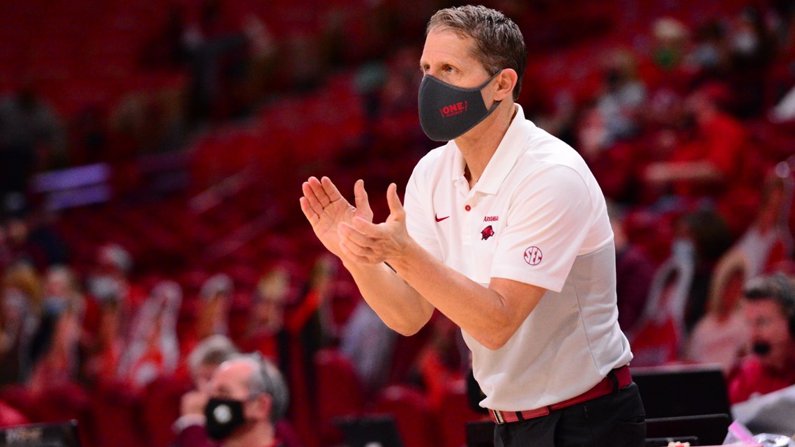 Razorbacks to play in 2021 Hall of Fame Classic | thv11.com