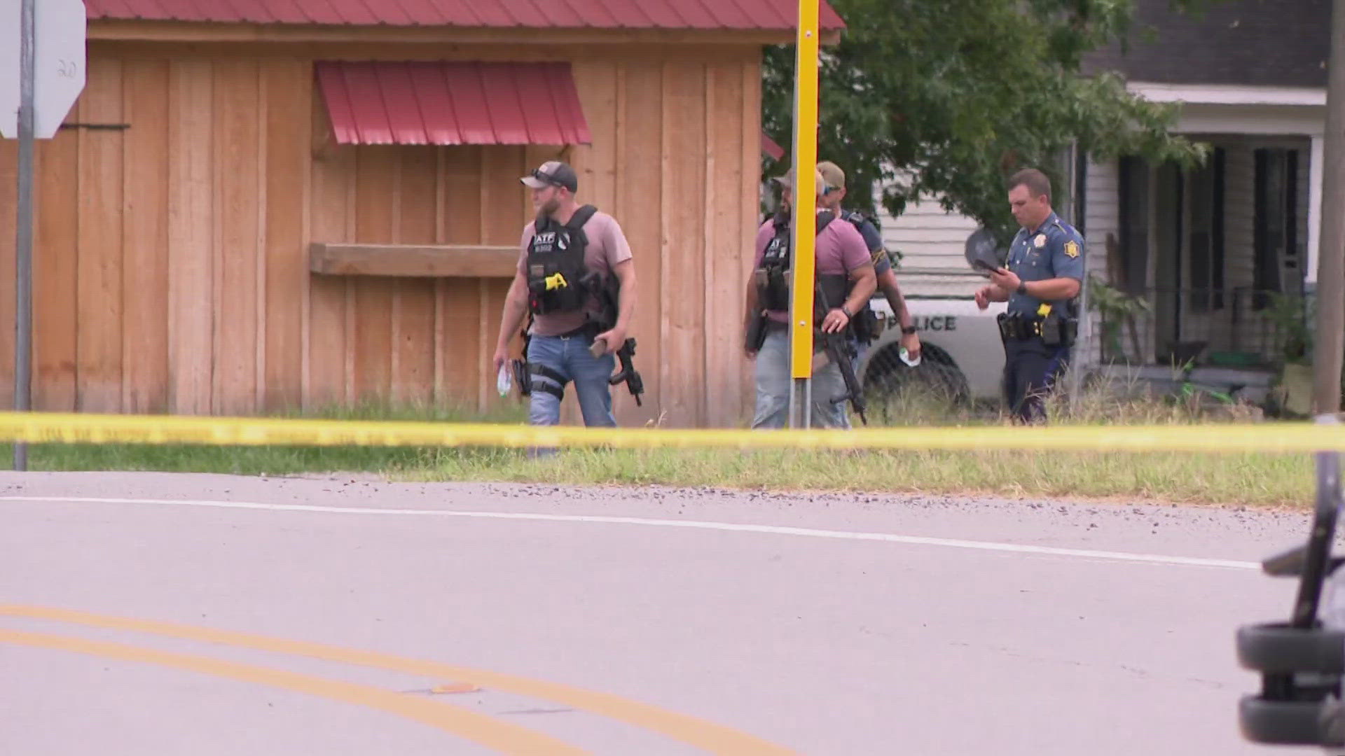 Little Rock man dead after an hours-long standoff with SWAT | thv11.com