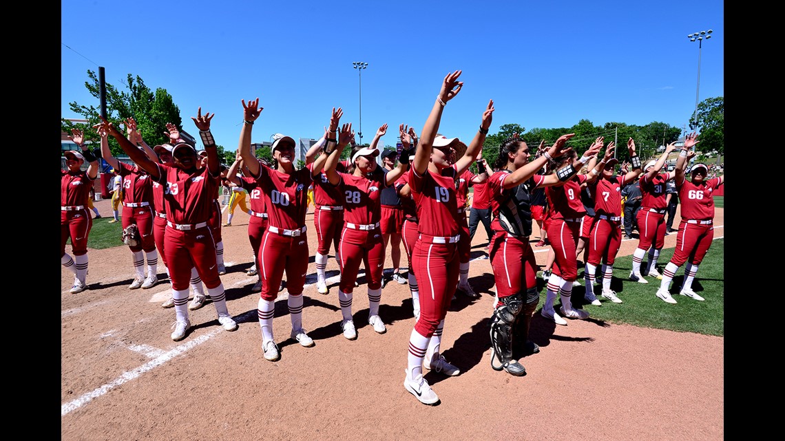 Arkansas softball advances to Super Regionals | thv11.com