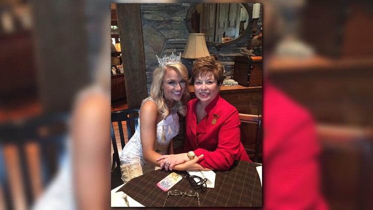 Donna Axum Whitworth, first Miss Arkansas to be crowned Miss America ...