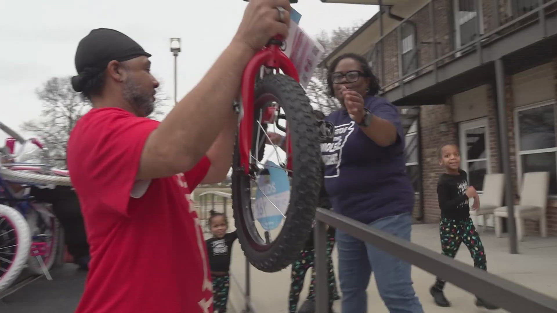 Stop the Violence rolls out Christmas joy for annual bike drive deliveries | thv11.com