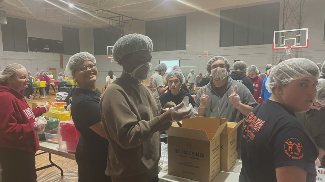 Arkansas students now required to complete community service | thv11.com