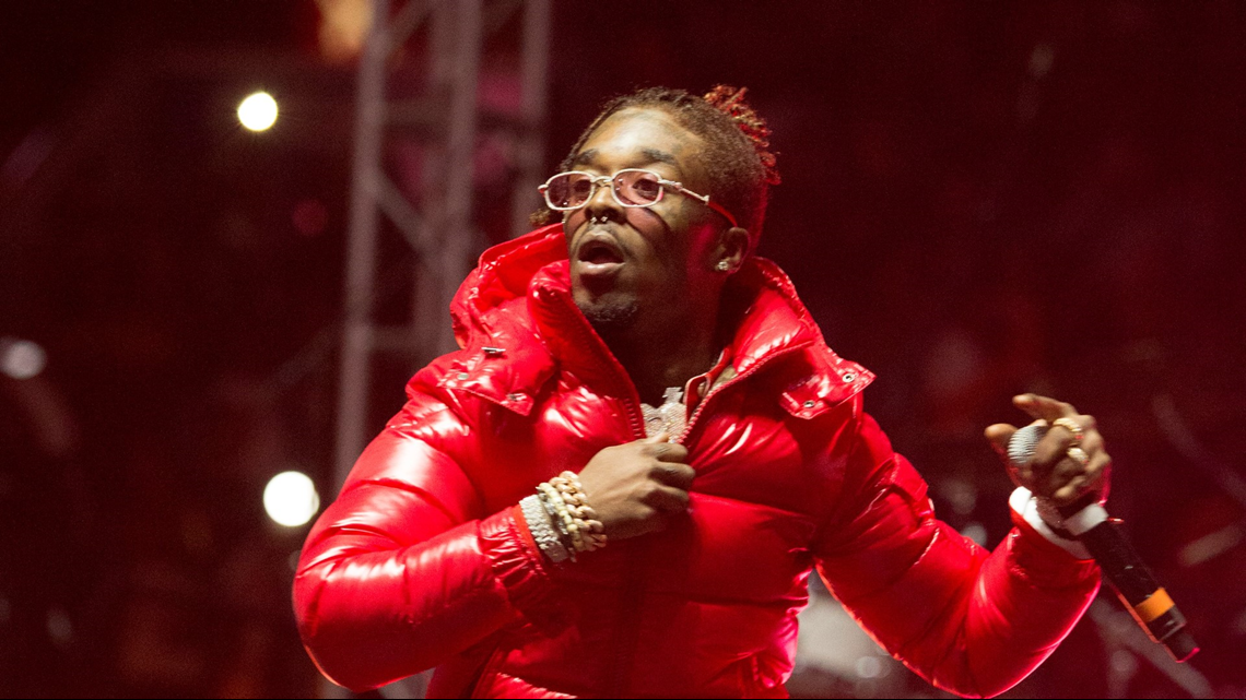 Rapper Lil Uzi Vert surprises children in Arkansas with winter coats ...