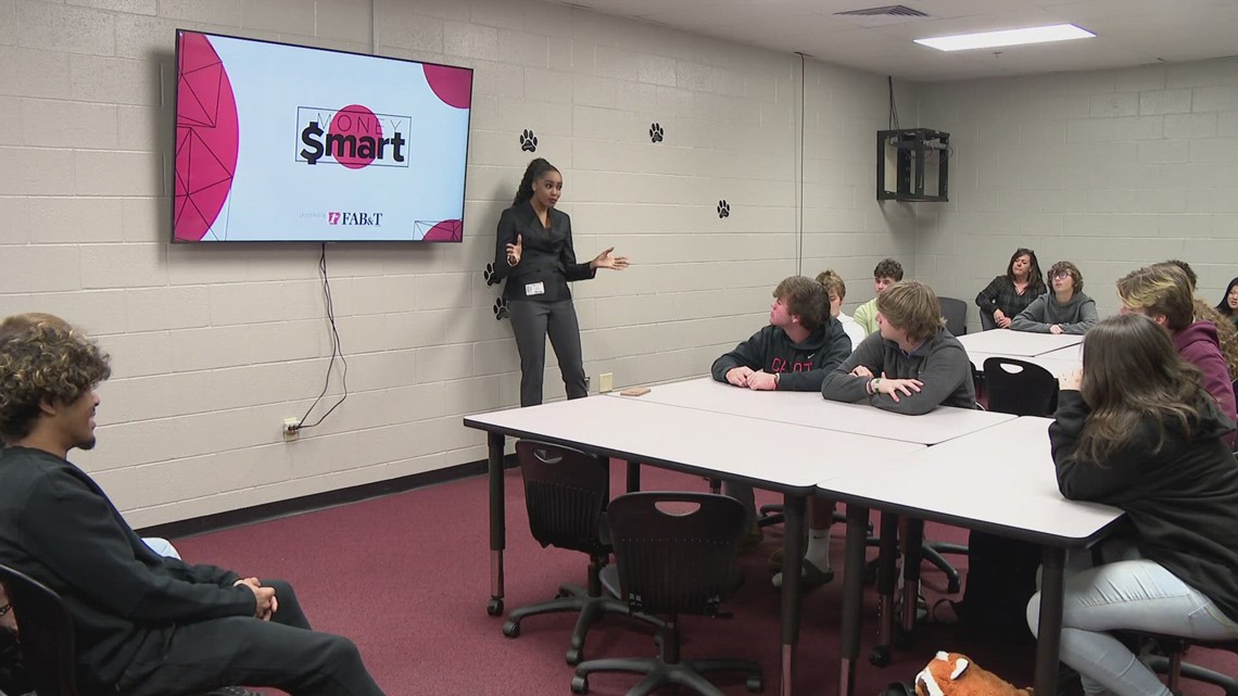 Faith Woodard talks budgeting, credit scores with Cabot students ...
