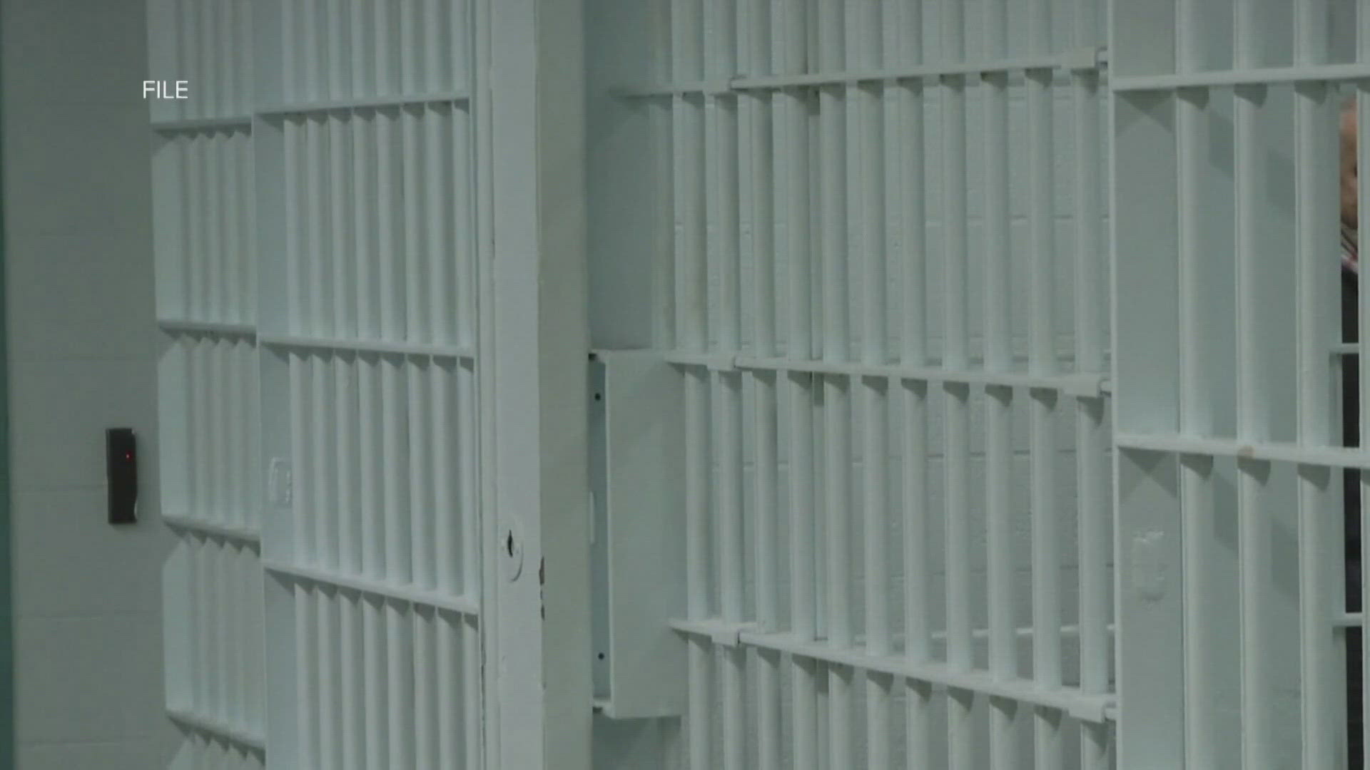 Arkansas jail supervisor discovers contraband on individual in jail ...