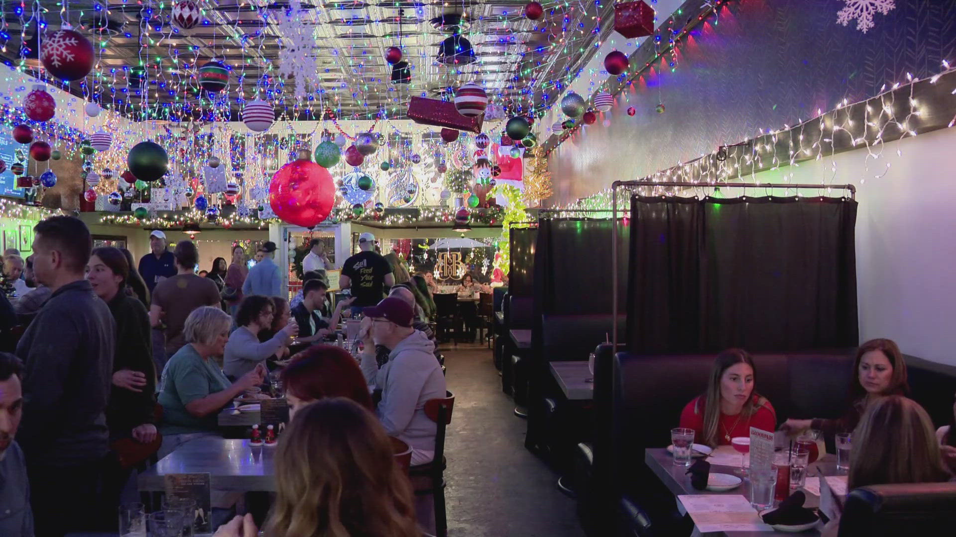 North Little Rock restaurant decks the halls ahead of Christmas | thv11.com