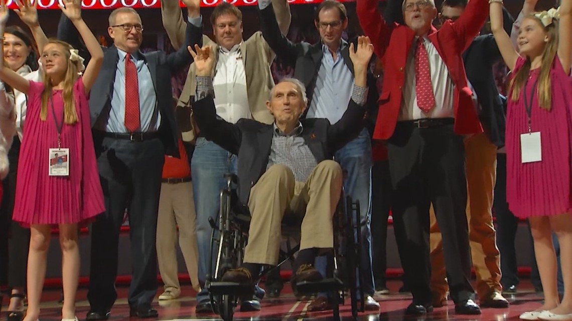 Legendary Razorback Basketball Coach Eddie Sutton Passes Away | thv11.com