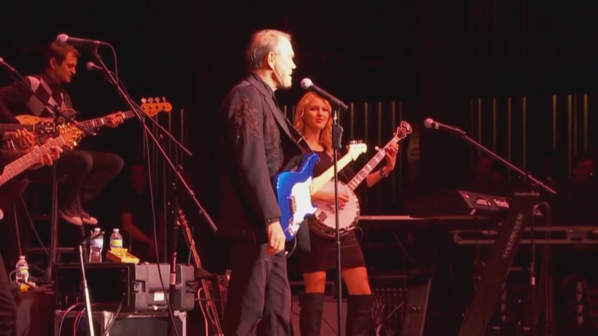 Delight, Arkansas remembers their 'Rhinestone Cowboy' | thv11.com