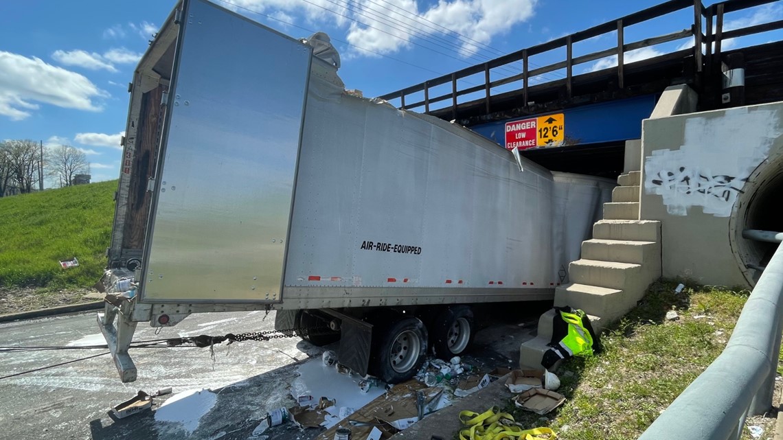 Truck stuck under North Little Rock bridge | thv11.com