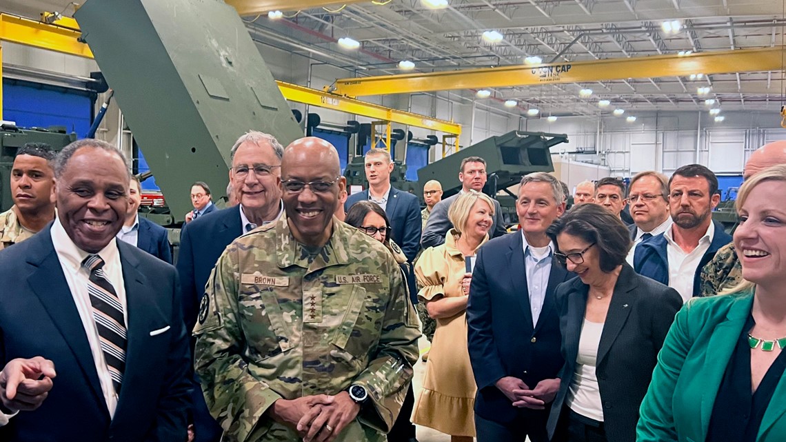 Military chief tours arms plants in Arkansas with GOP lawmakers | thv11.com