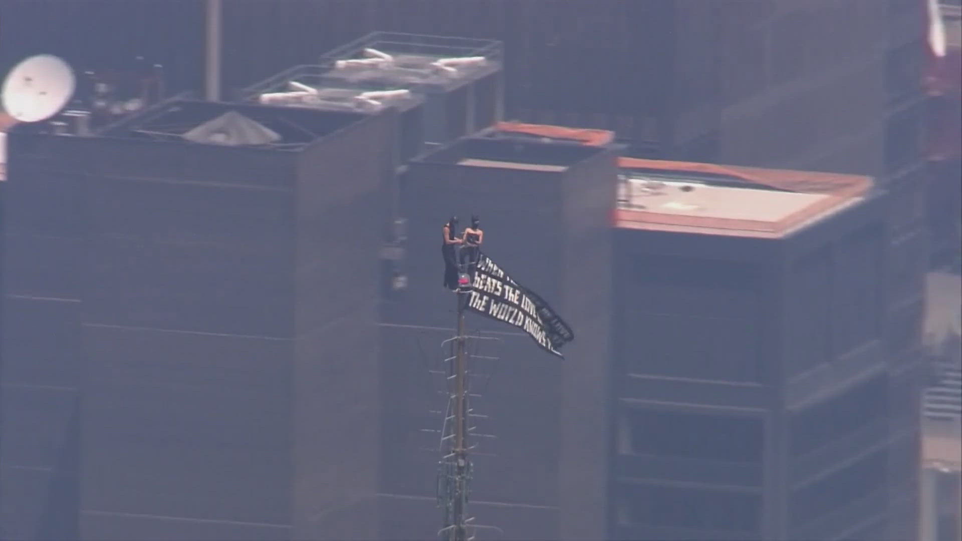 New York City couple climbs the Empire State Building for high-stakes ...
