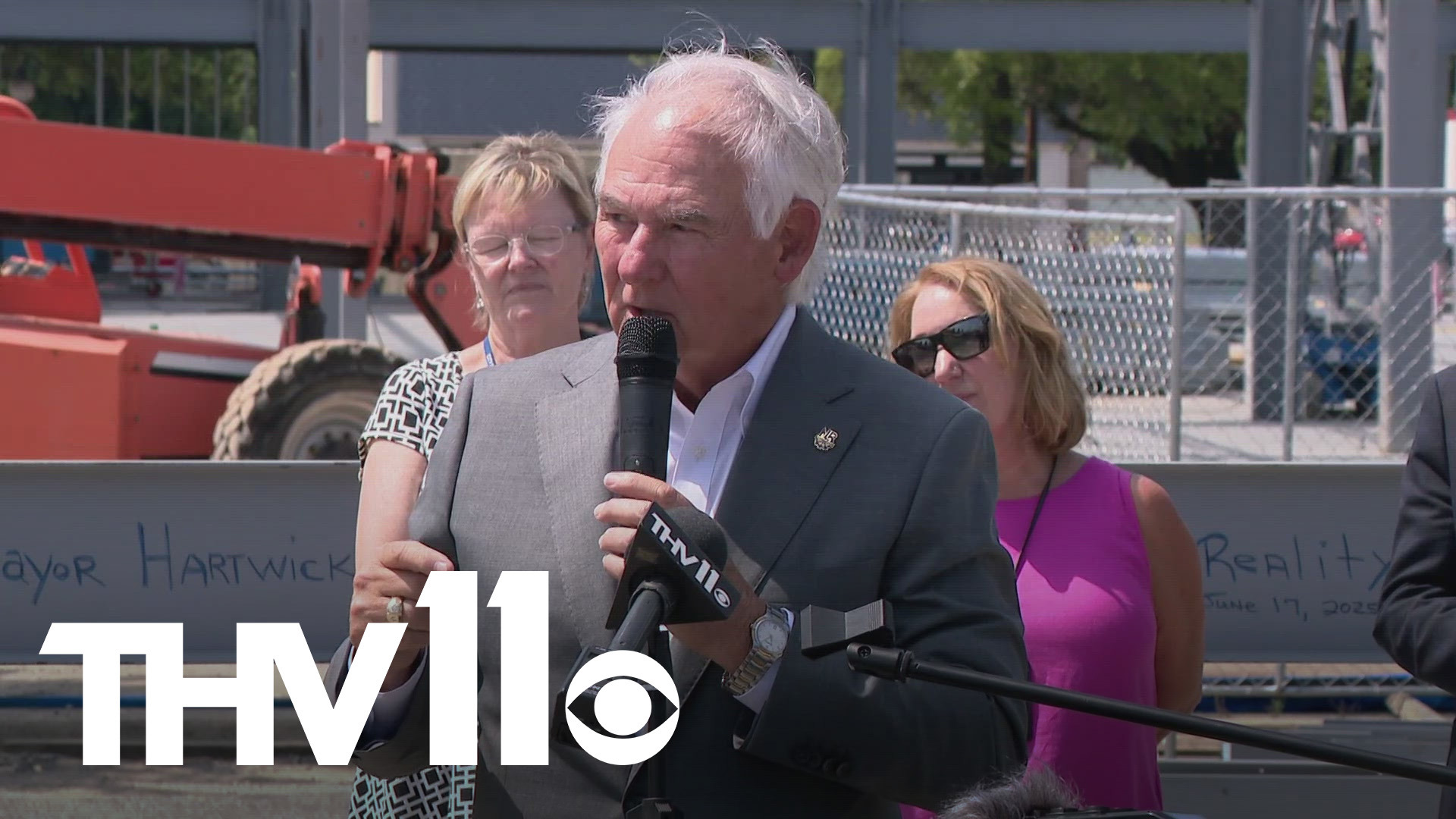 Complaint filed against North Little Rock mayor for alleged interaction ...