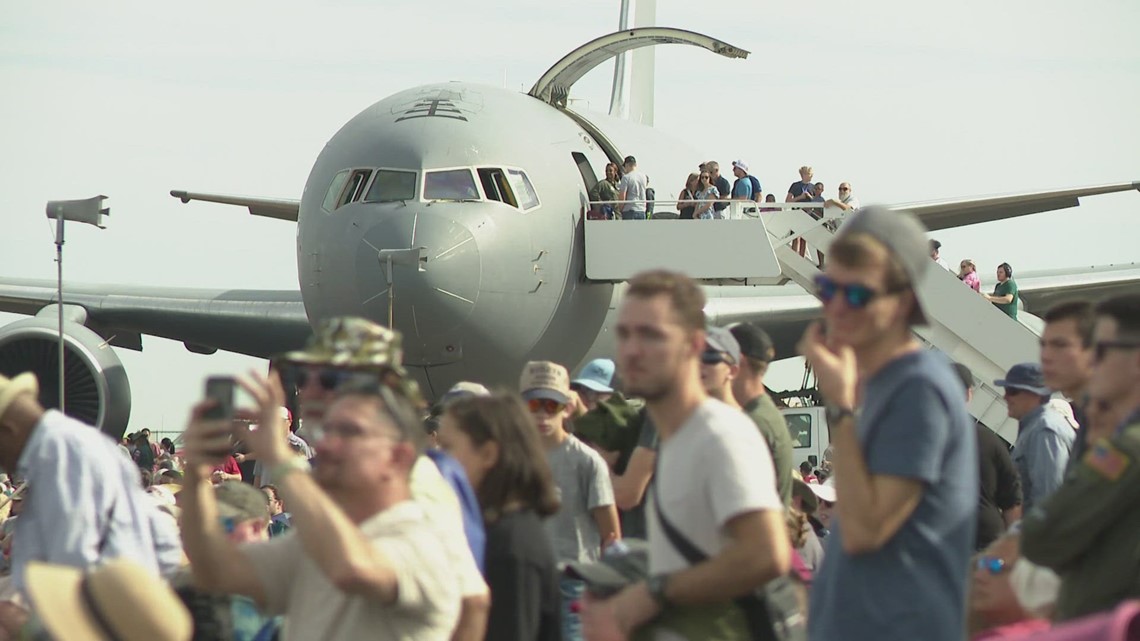 Arkansas air show returns after 5-year absence | thv11.com