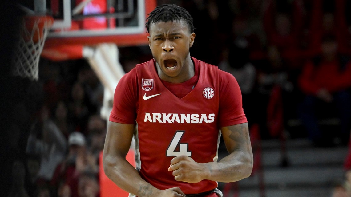 Arkansas's Davonte Davis returns to basketball program | thv11.com