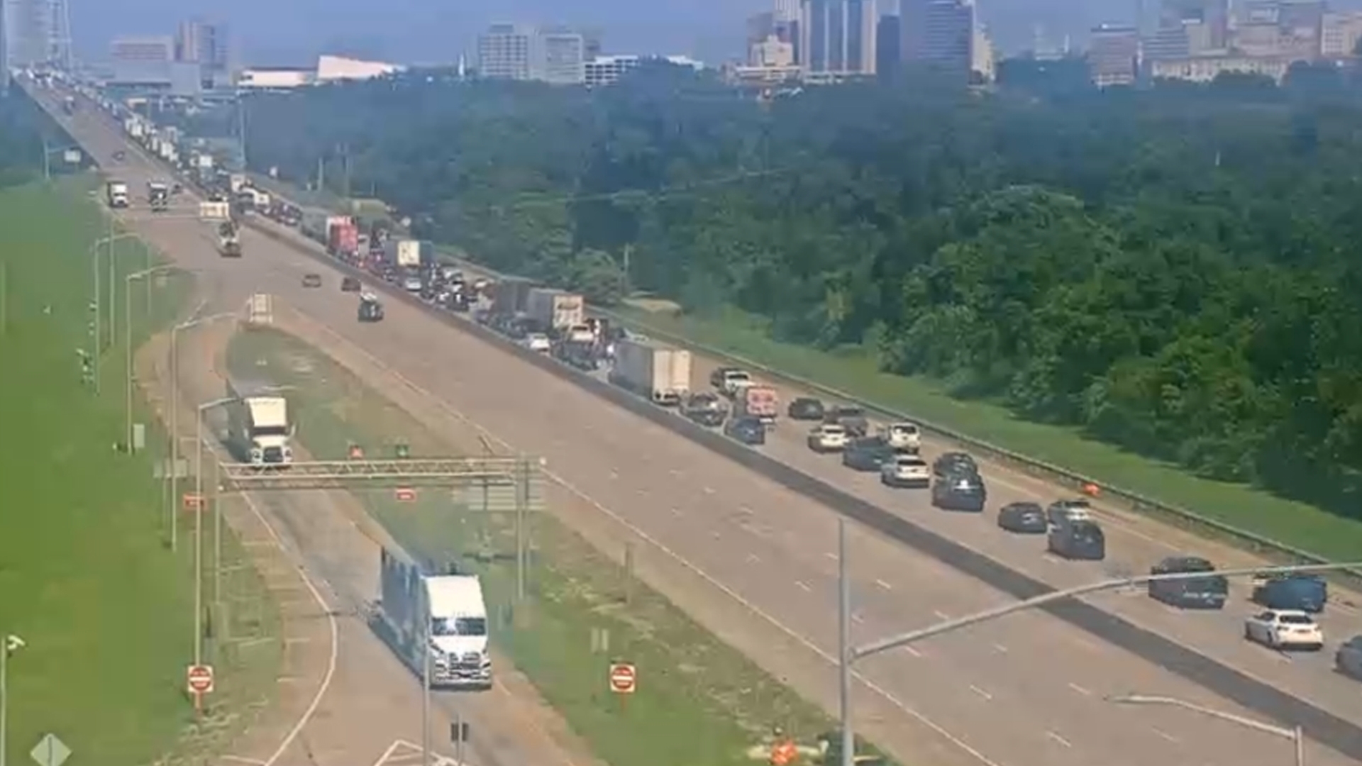 Accident slows traffic on I-40 eastbound near Tennessee border | thv11.com