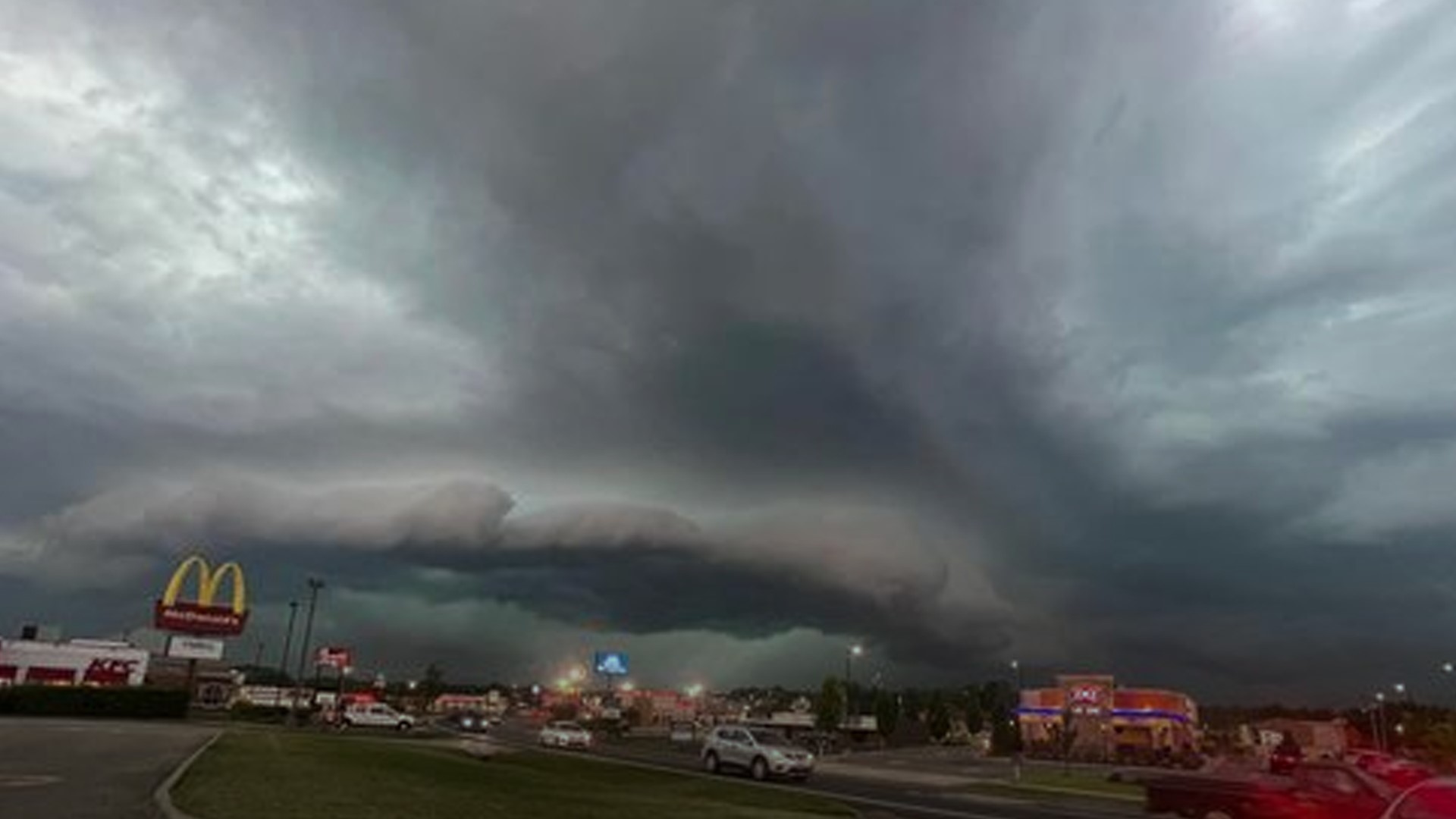 Central Arkansas storms leave over 100,000 with no power | thv11.com