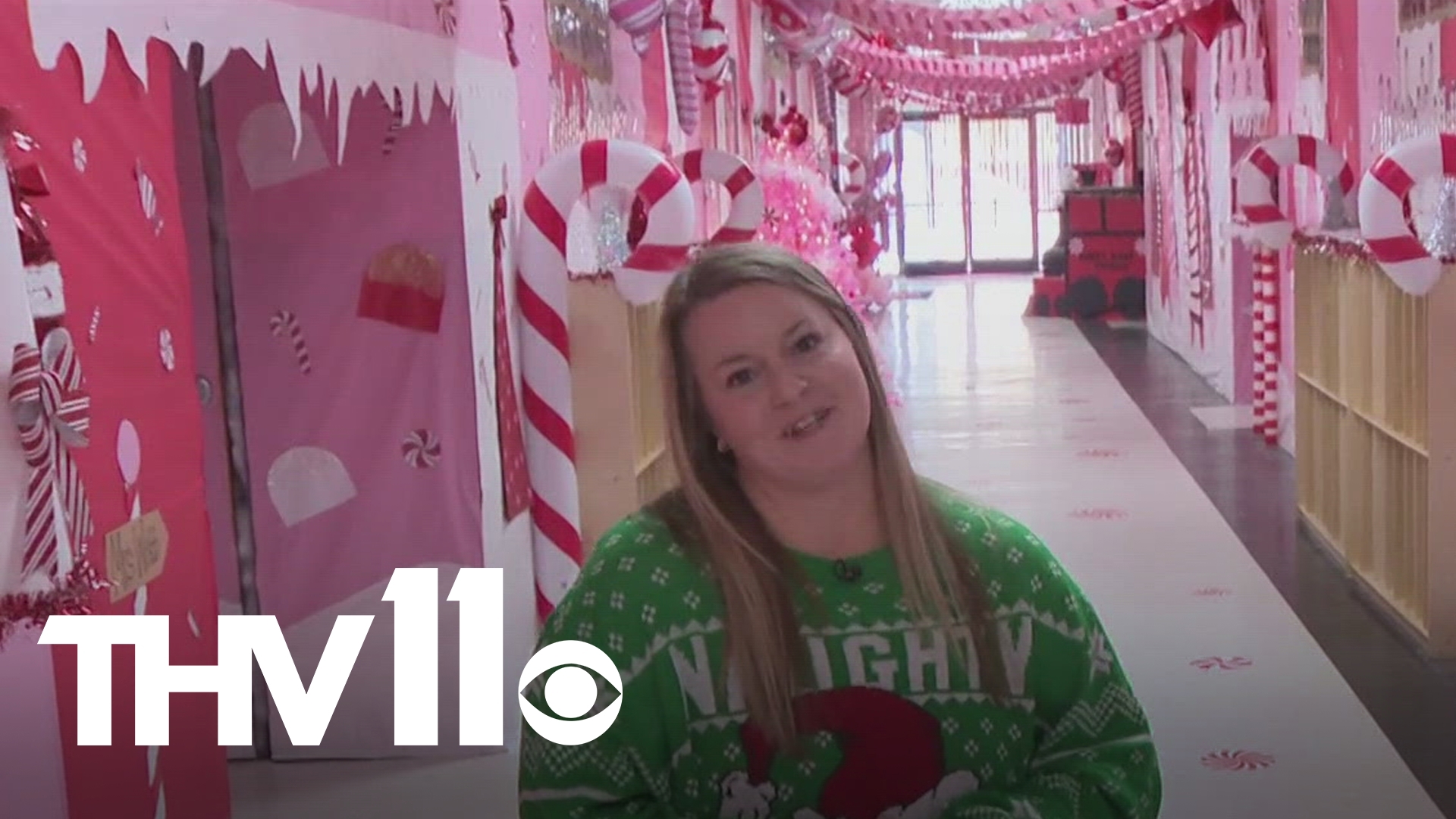 Rose Bud Elementary School decks the halls with Christmas decorations ...