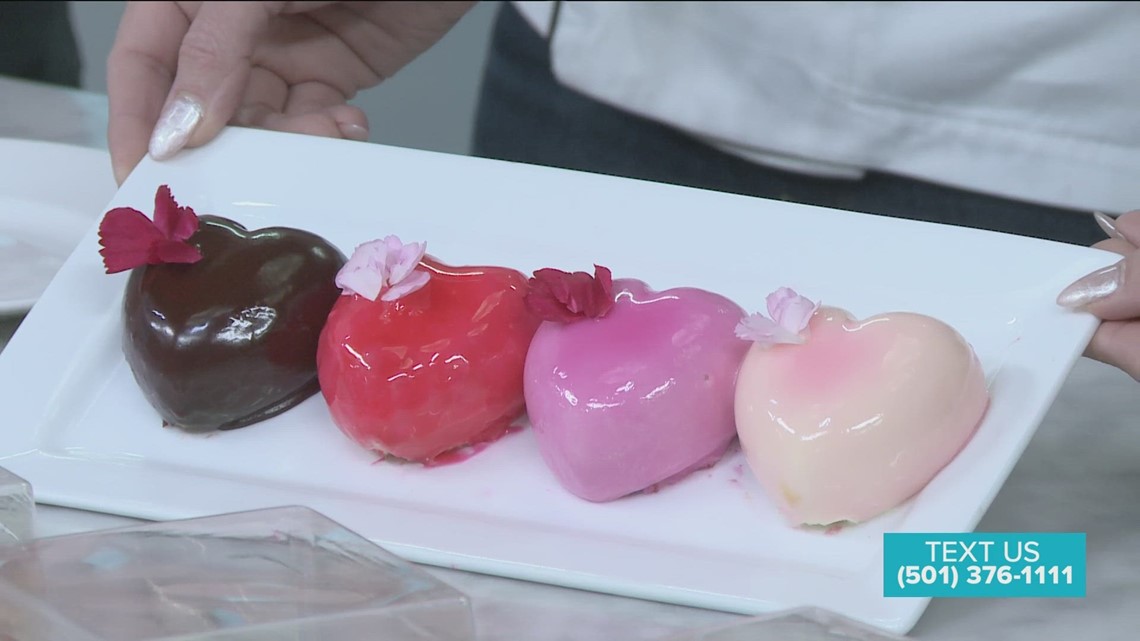 Jennifer Maune showcases her "I love you cakes" | thv11.com