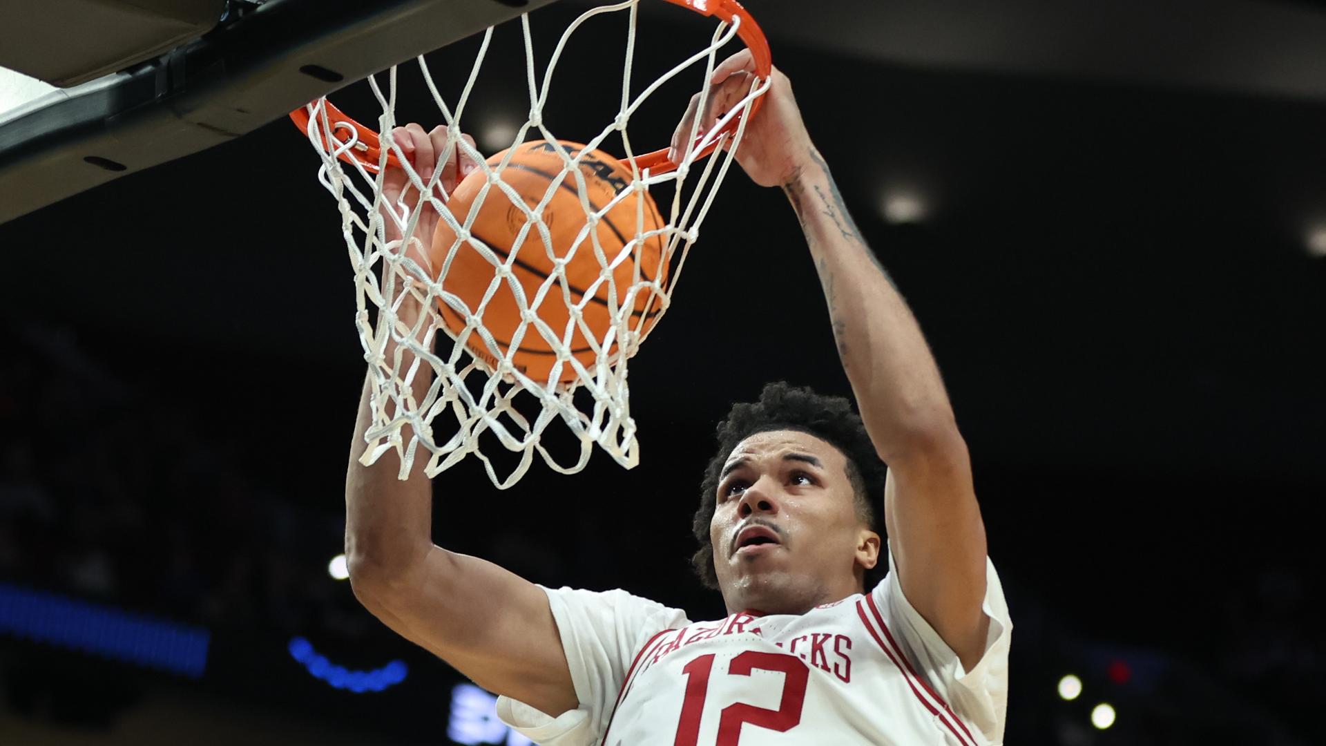 Razorbacks cruise past Hawai'i in first round of NCAA tournament ...