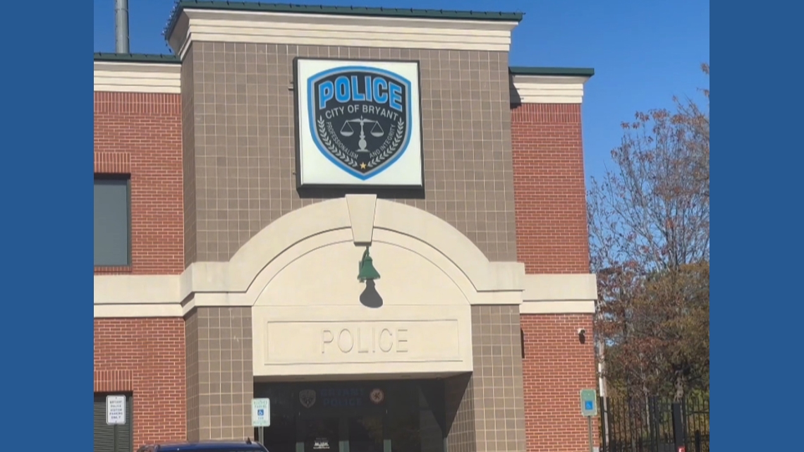 Former Bryant police detective files lawsuit against police chief ...