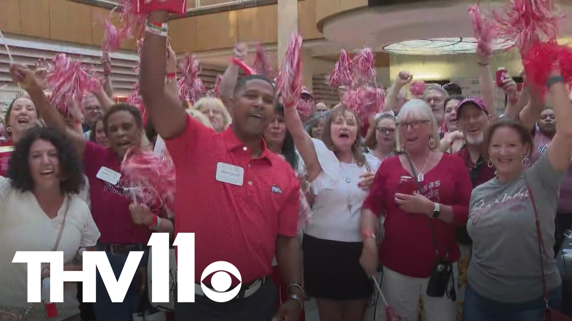 Razorback fans tailgate at Little Rock mall ahead of 2024 season opener ...