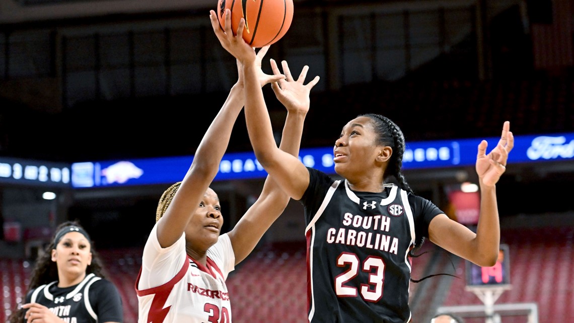 Arkansas fails to challenge top-ranked South Carolina at home | thv11.com