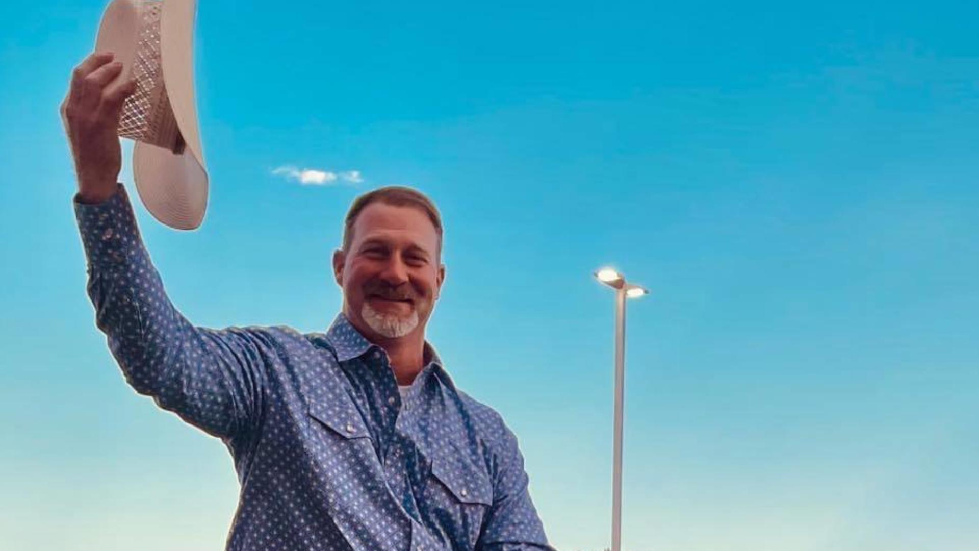 Malvern School District mourns assistant football coach | thv11.com