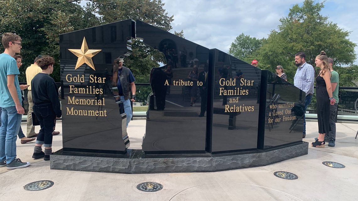 New monument at Arkansas Capitol honors families fallen soldiers leave ...