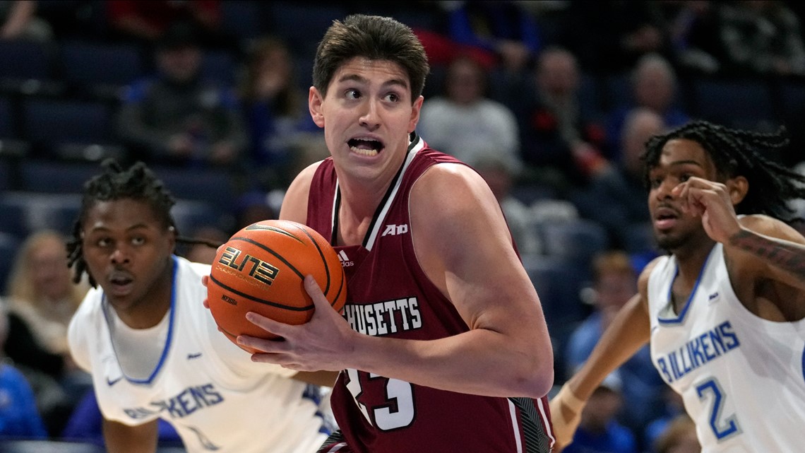 Arkansas basketball lands transfer forward Josh Cohen from UMass ...