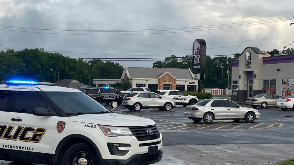 Jacksonville police investigating shooting at a Taco Bell | thv11.com